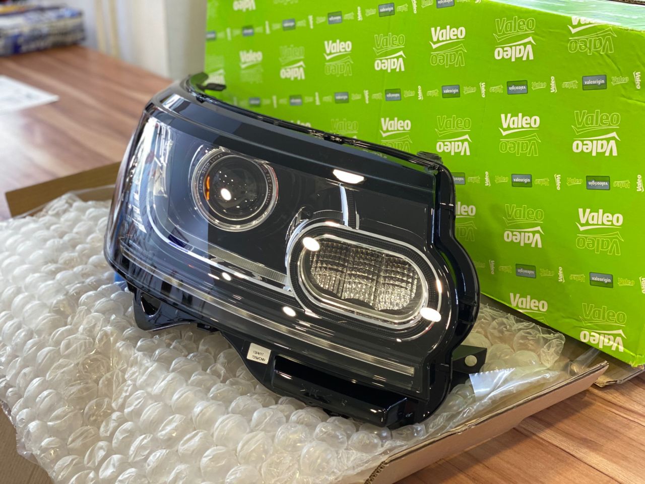Range rover sağ far lr067201 lr067202