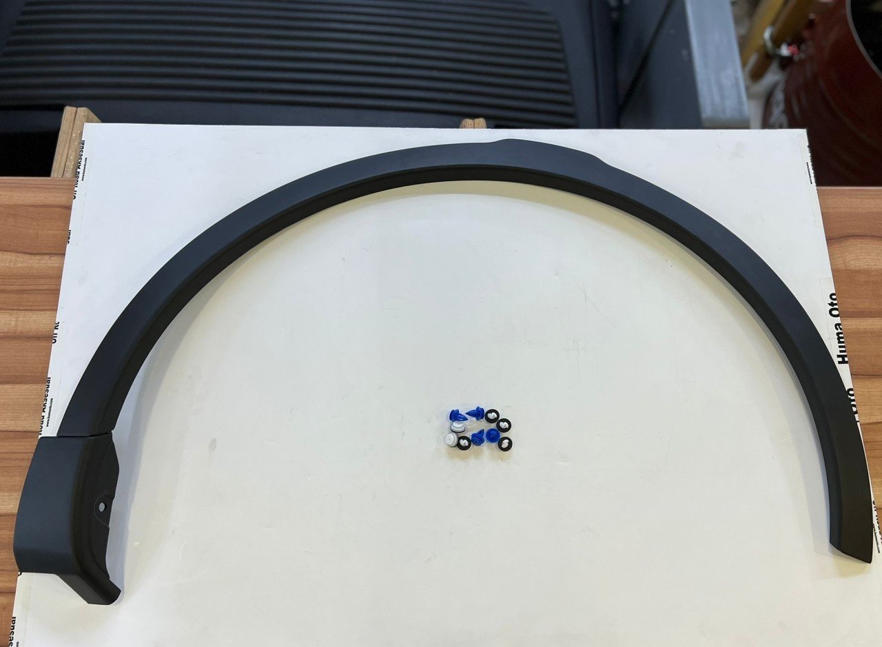 Lr123729 çamurluk kaplaması ön sağ discovery sport