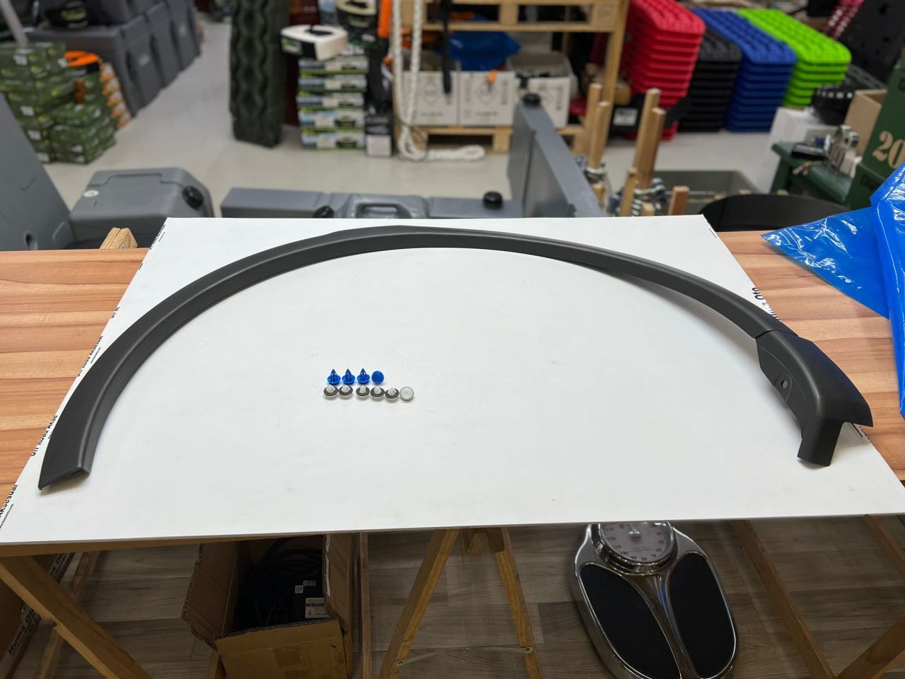 Lr123731 çamurluk kaplaması ön sol discovery sport