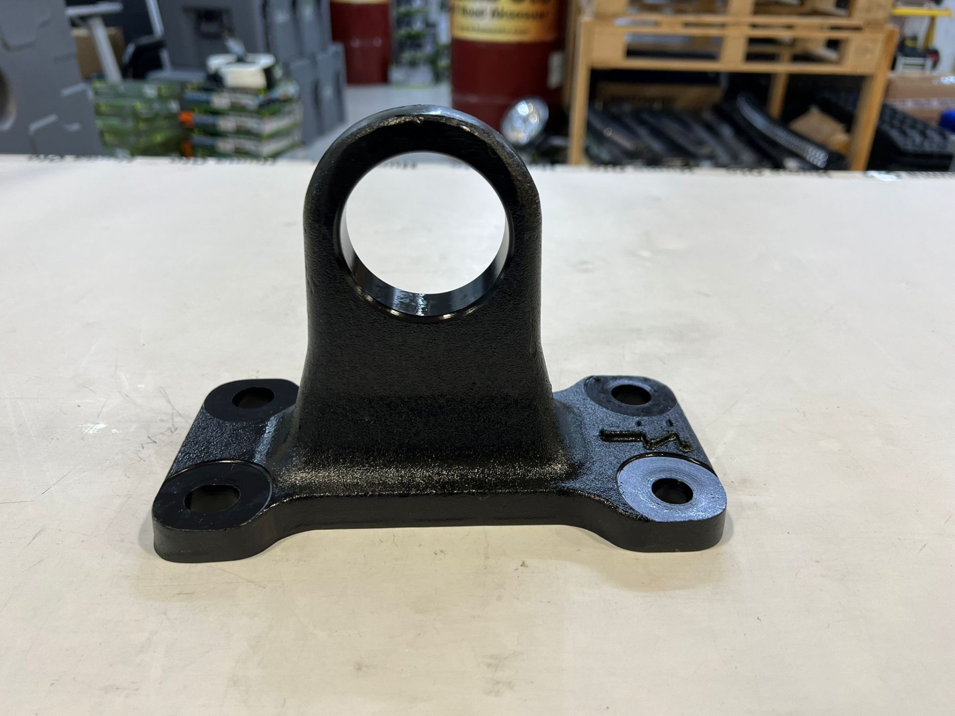 Defender arka çeki kancası siyah lr139442