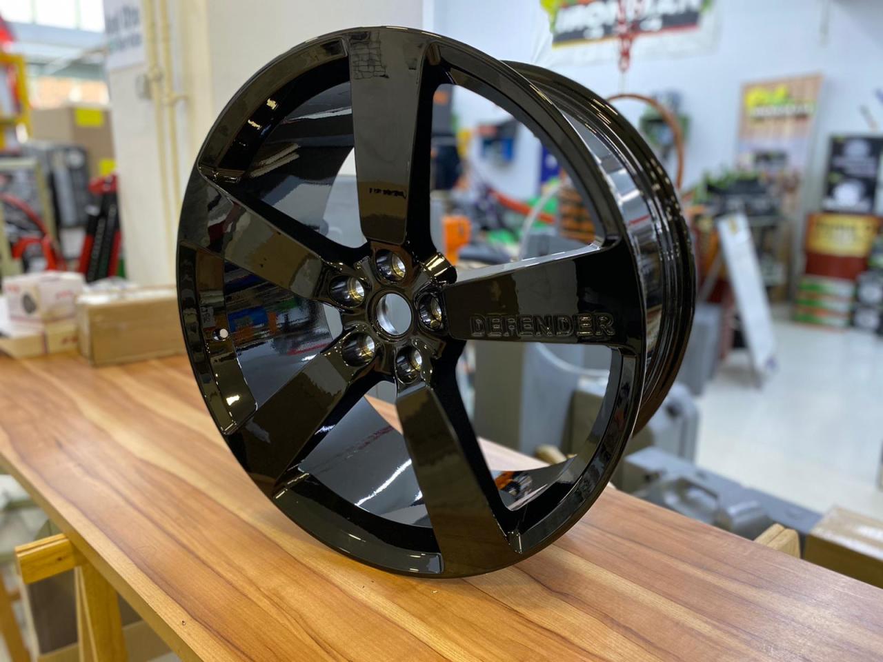 Lr174447 yeni defender yazılı 22 inch siyah jant lr146244