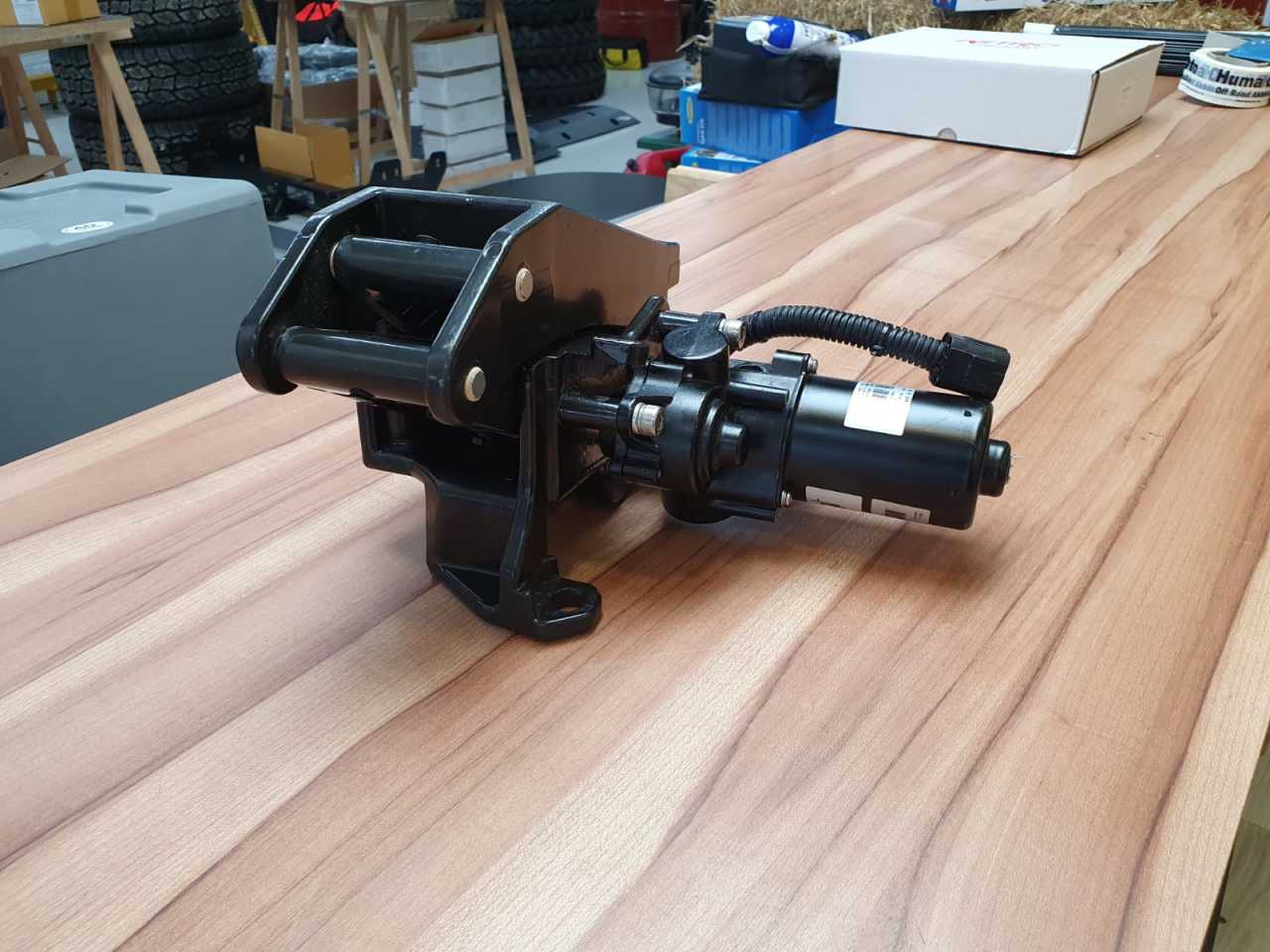 Range rover elektrikli basamak sol arka braket vplgp0138