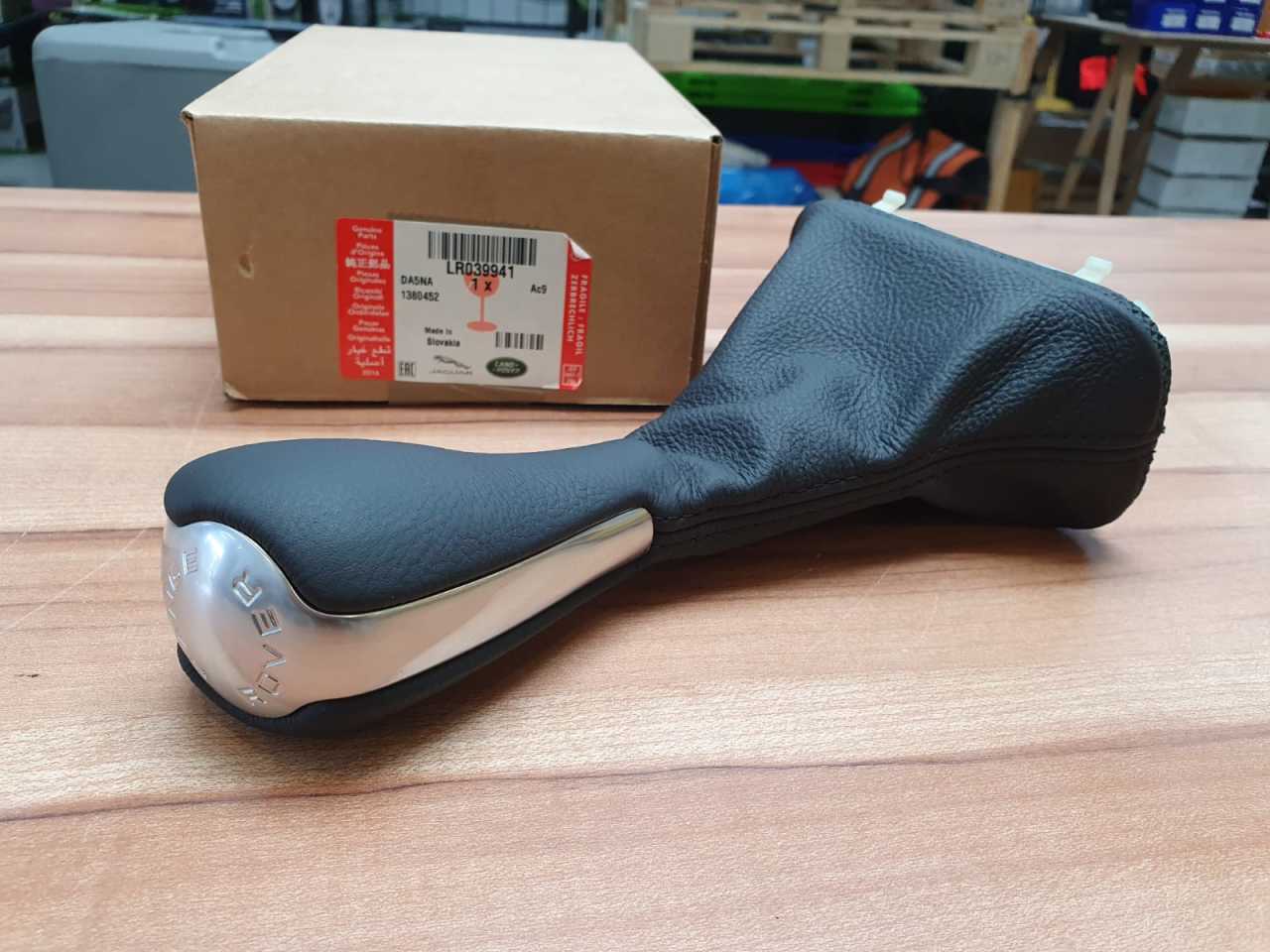 Range rover sport 2010-2013 vites topuzu lr039941