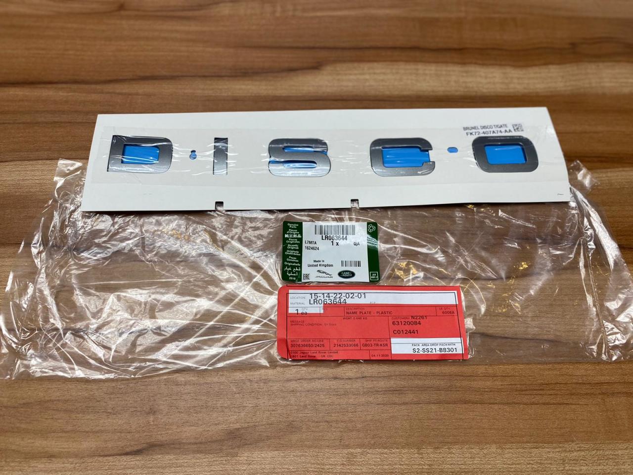 Discovery sport arka disco yazı lr063644