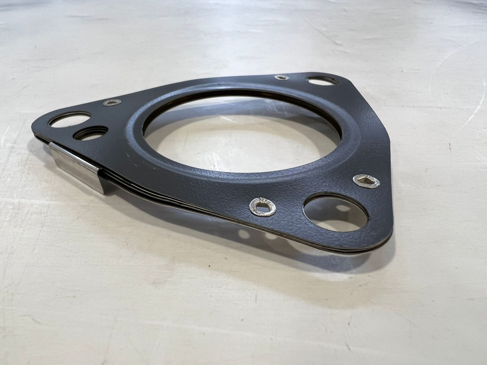 Lr073723 egzoz manifold turbo contası range rover discovery