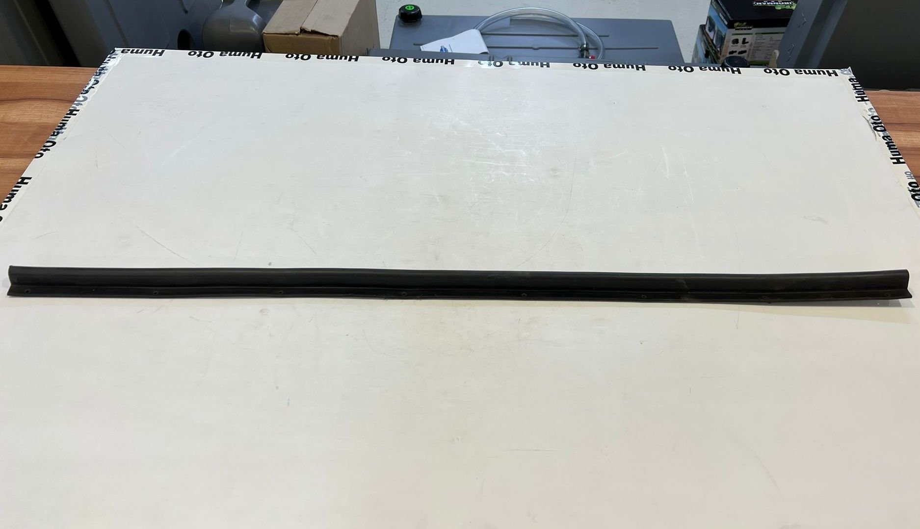 Defender ön kapı eşik keçesi mwc6130 alr6250