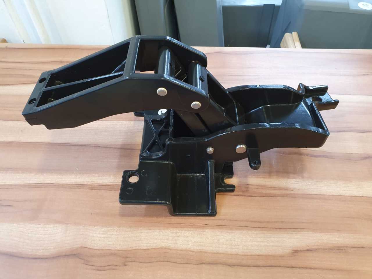 Range rover elektrikli basamak sol ön braket vplgp0137